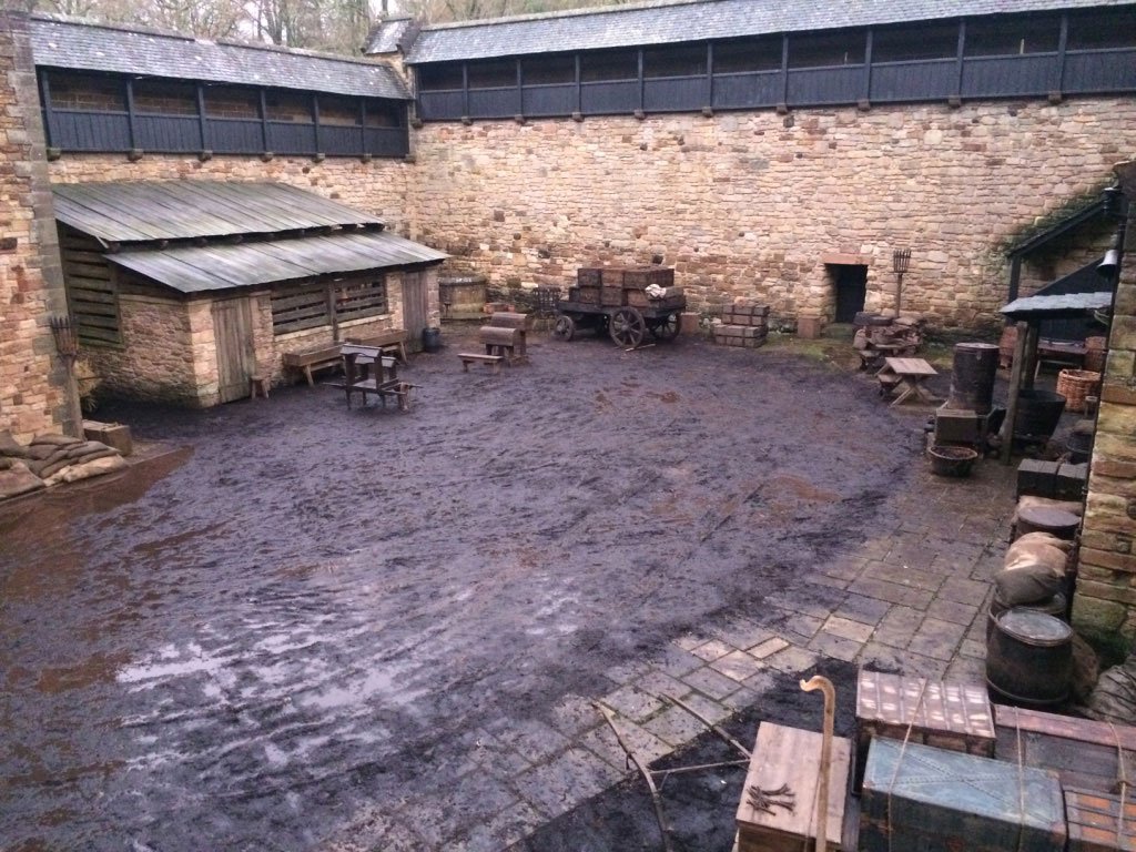 BTS: 208 The Fox’s Lair – Outlander Watch